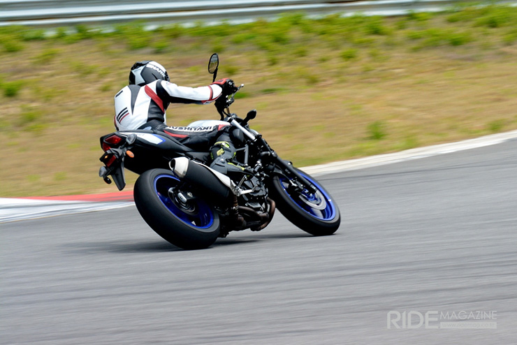 [트랙시승] SV650, 고삐 풀린 스탠다드 바이크의 진짜 실력은? : 네이버 블로그